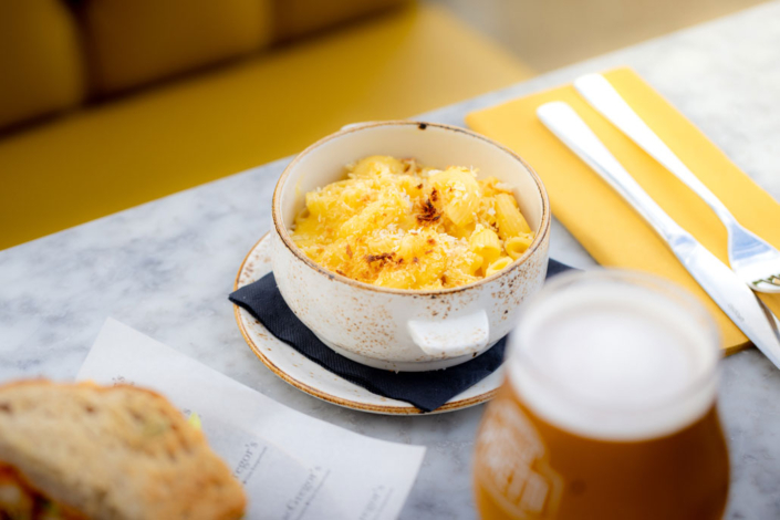 Mr MacGregor's Restaurant Glasgow | Mr MacGregors | Clarkston restaurant